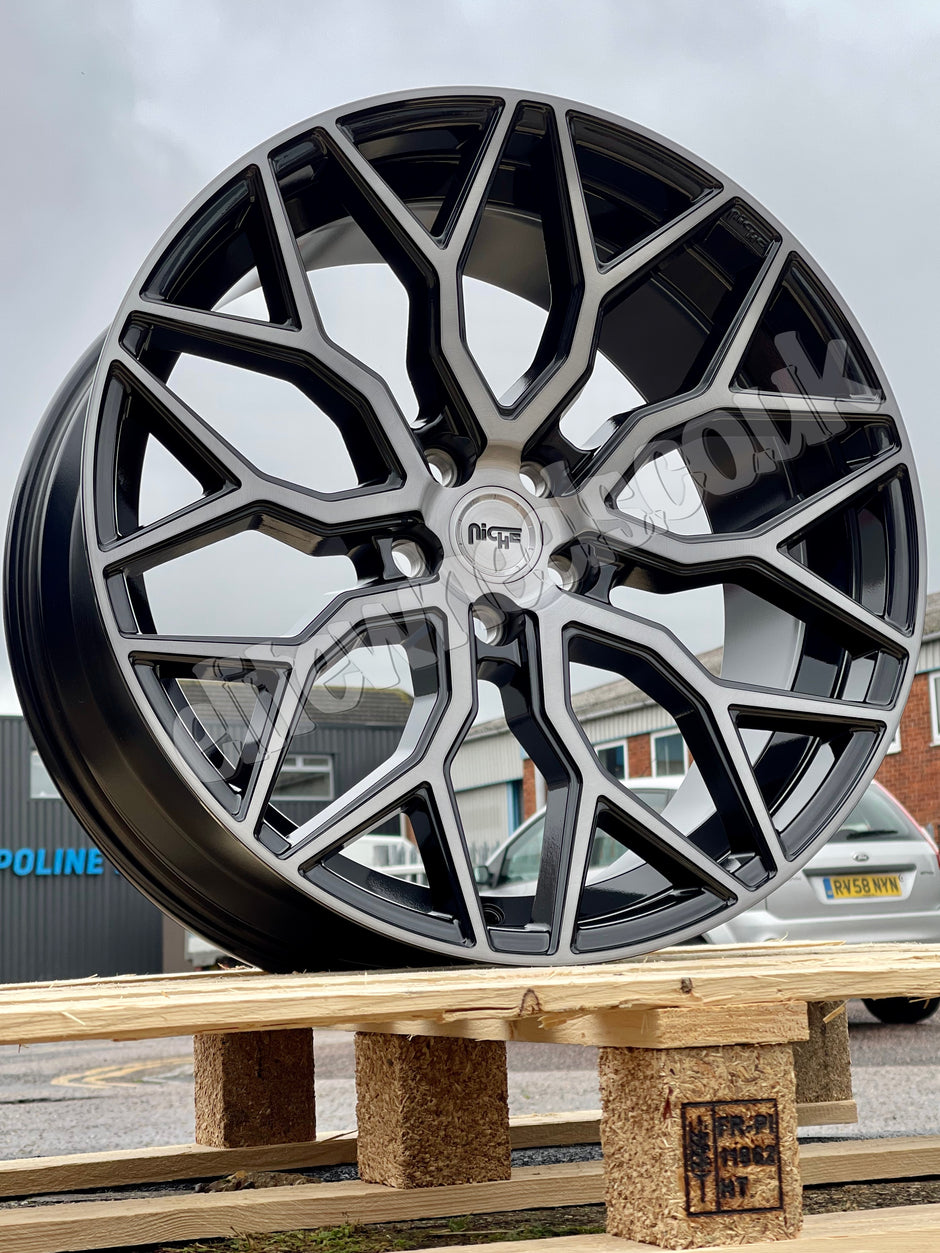 Land Rover Defender 22 Inch L663 Alloy Wheels | Elite Wheels